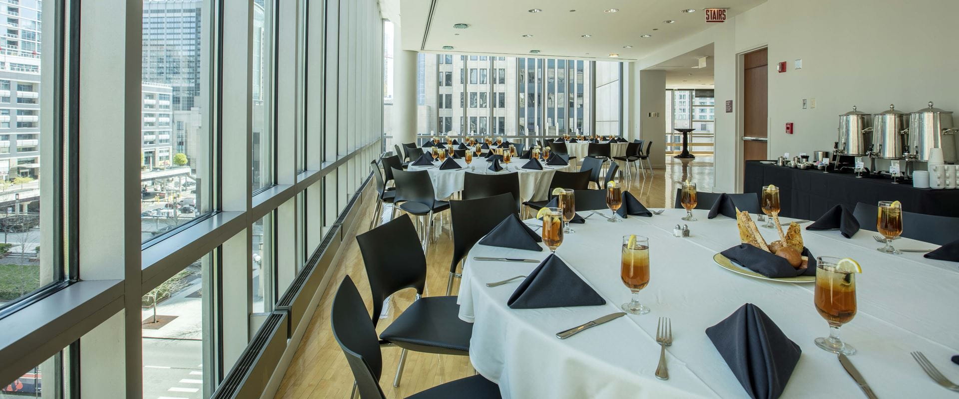 Large North Lounges - Gleacher Center